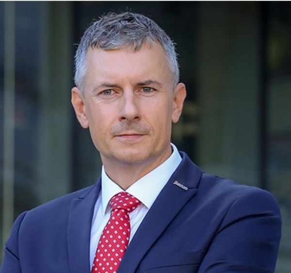 Януш Даниэль — Elevatorist.com