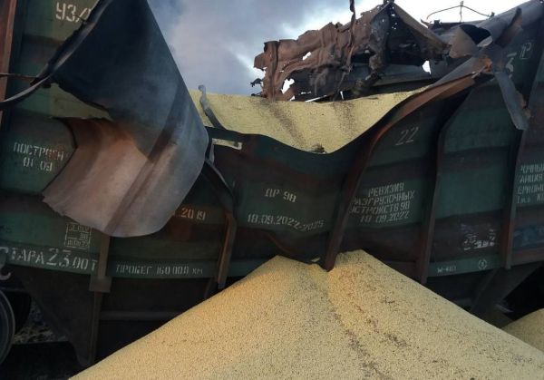 Через нічну російську атаку пошкоджено вагони з зерном — фото — Elevatorist.com